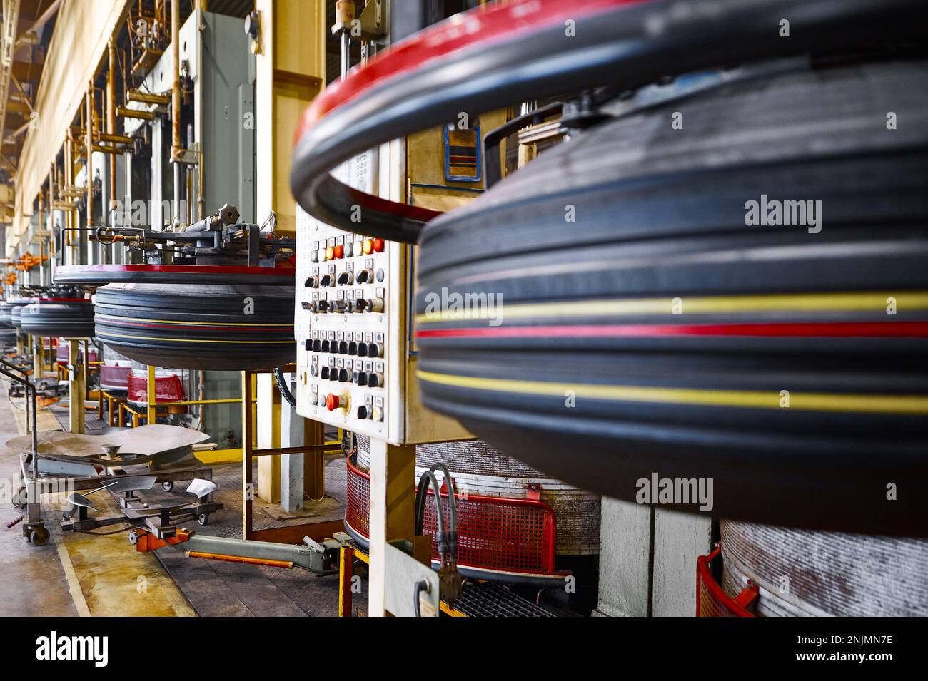 Manufacture tires tyre production machine hi-res stock photography and ...