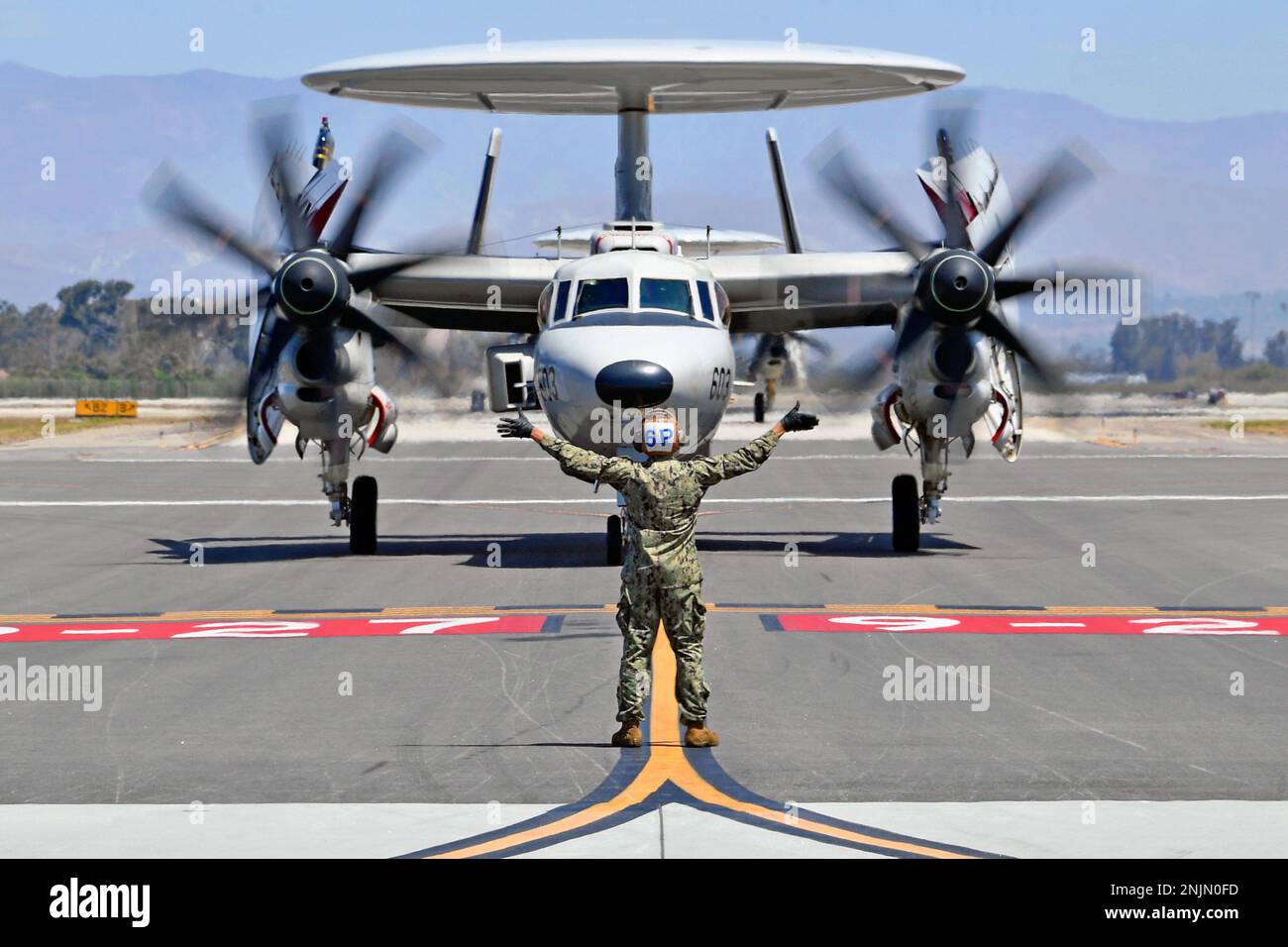 E 2d advanced hawkeye hi-res stock photography and images - Alamy