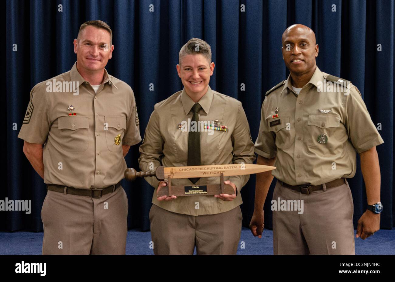 From L to R) U.S. Army Command Sgt. Maj. Jason Peterson, Chicago ...