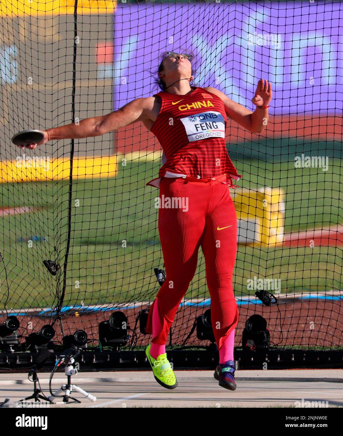 China's Bin FENG performs during the Discus Throw Women Finals of the ...