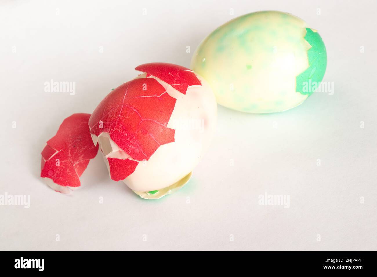 boiled easter egg and eggshell Stock Photo - Alamy