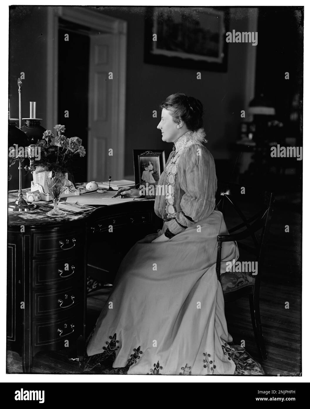 Portrait of Edith Kermit Carow Roosevelt, wife of Theodore Roosevelt ...