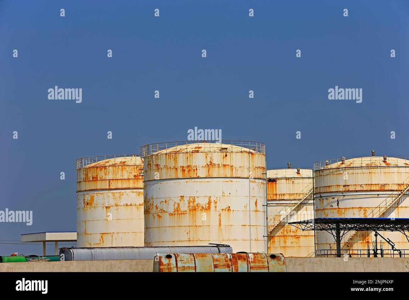 Oil storage tank, industrial equipment Stock Photo - Alamy