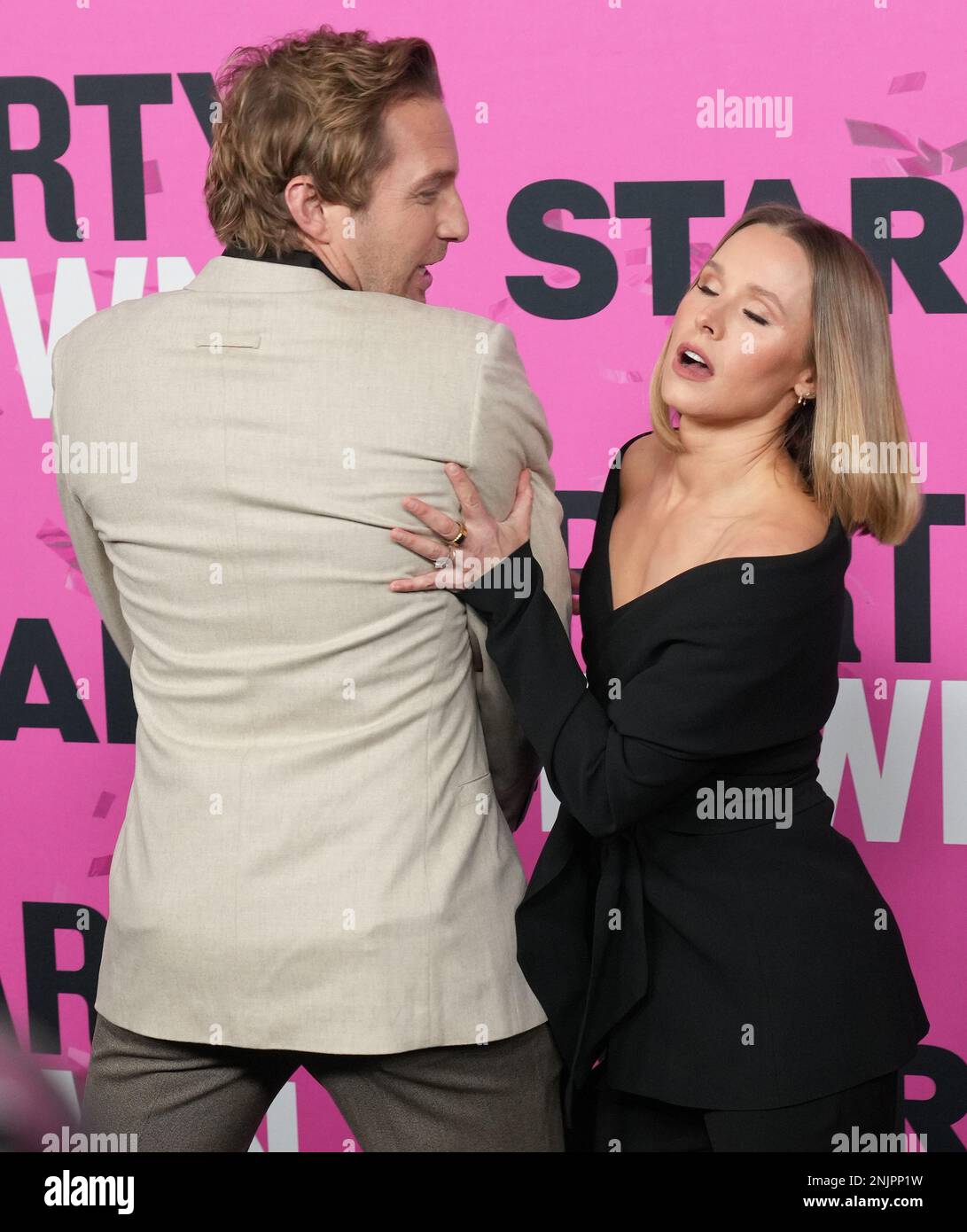 Westwood, CA, February 22, 2023. (L-R) Ryan Hansen and Kristen Bell at ...