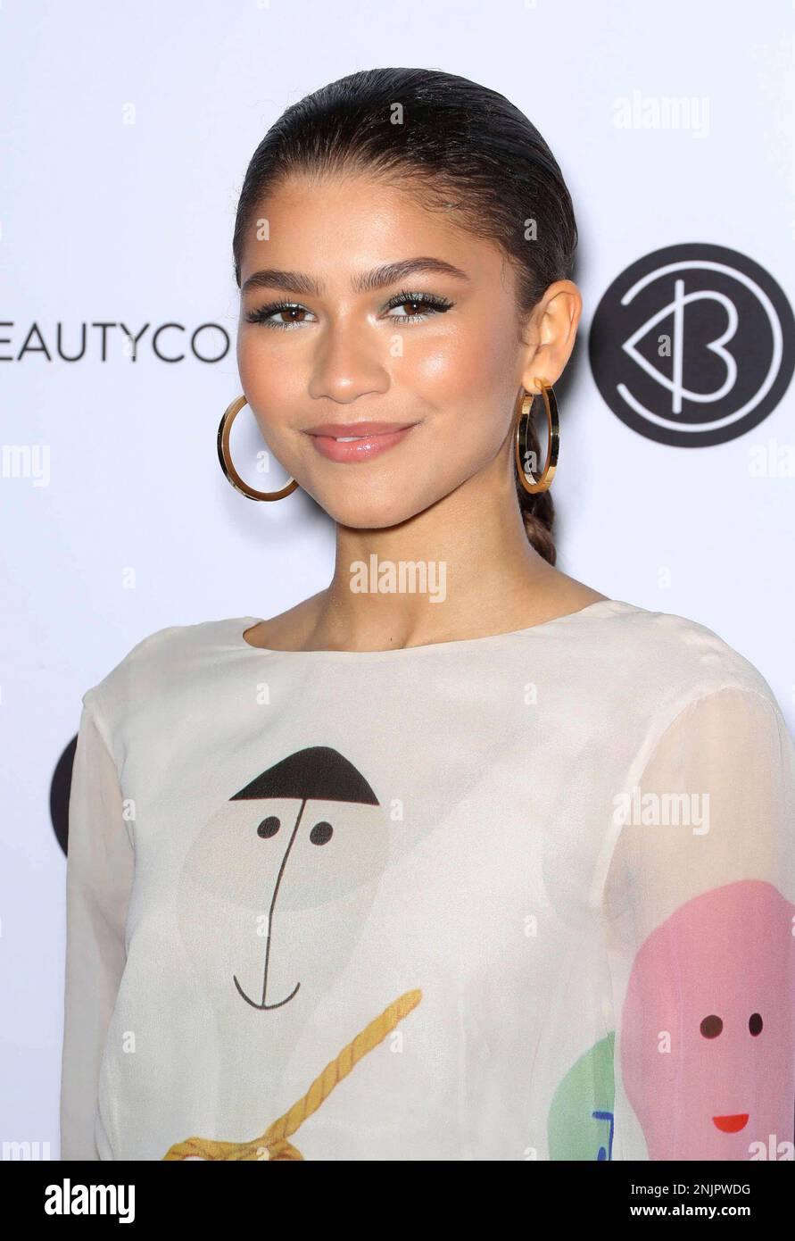 JULY 14th 2022: Actress Zendaya Coleman suffers a finger injury in a ...