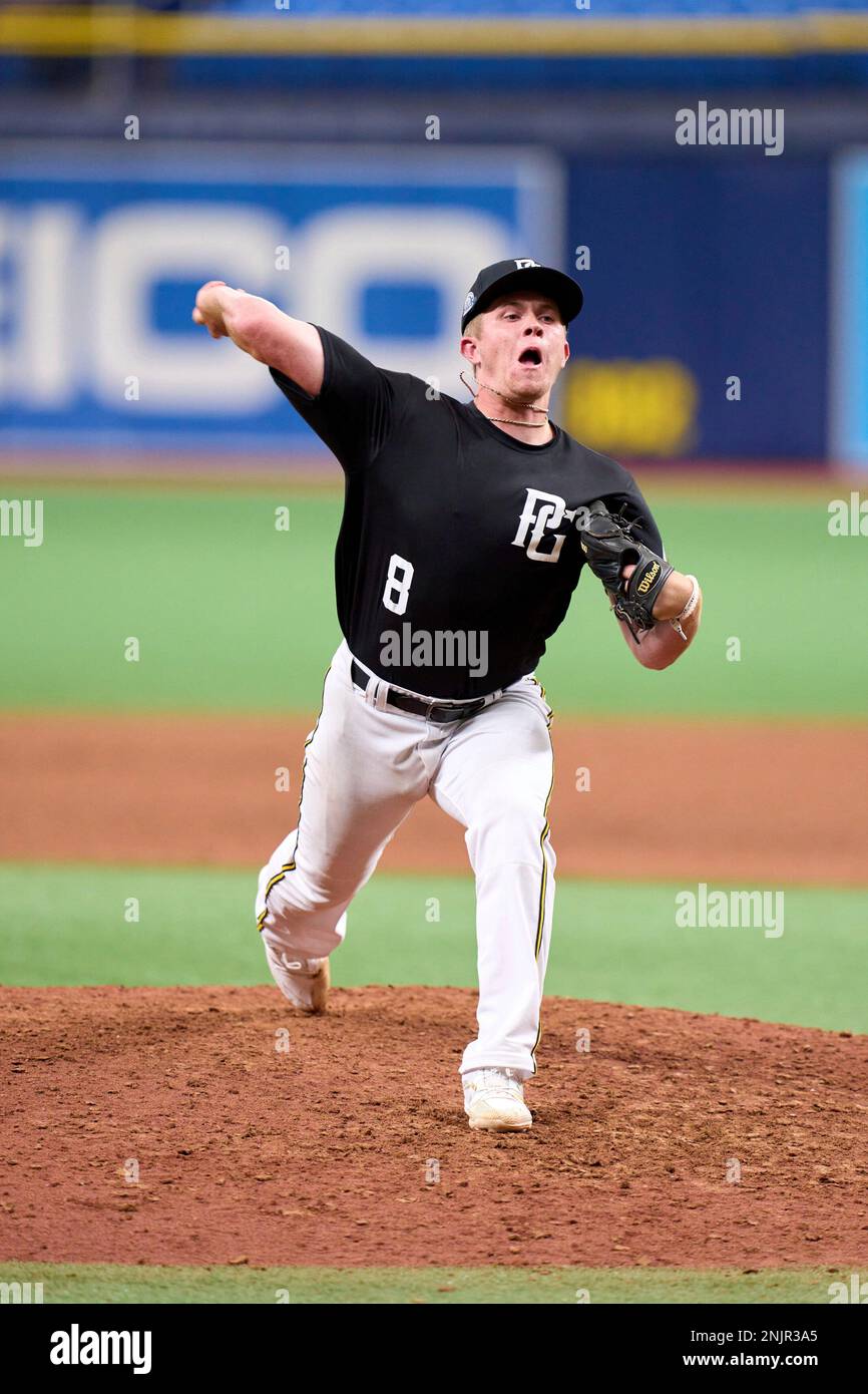 Tucker Biven (8) of New Albany Senior High School in New Albany ...