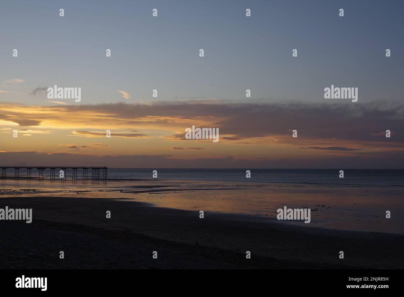 Saltburn pier sun hi-res stock photography and images - Alamy