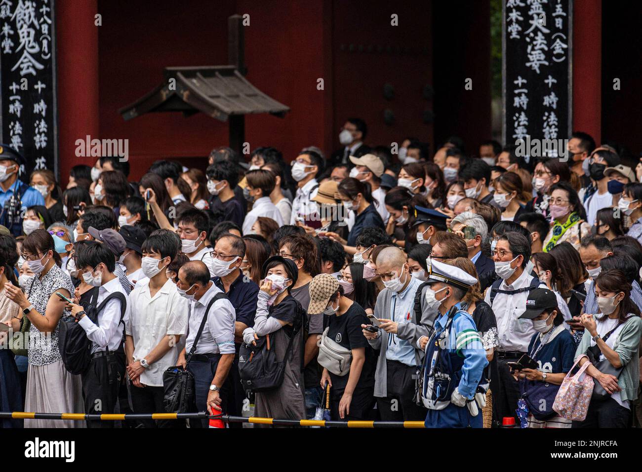 Photo by: Mihoko Owado/STAR MAX/IPx 2022 7/12/22 People wait for a ...