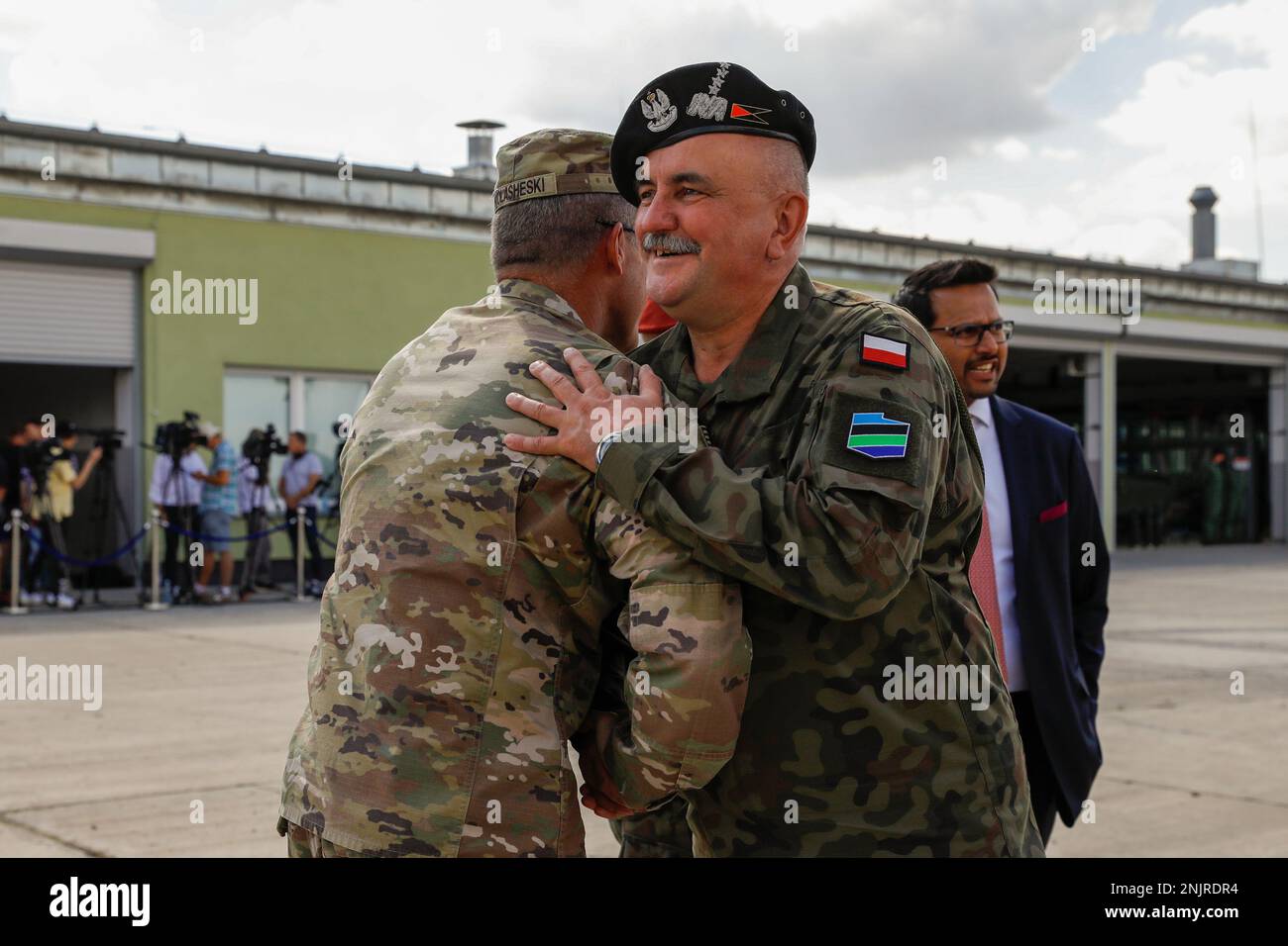 Polish Land Forces Gen. Jarosław Mika, general commander of Branches of the Armed Forces, greets ...
