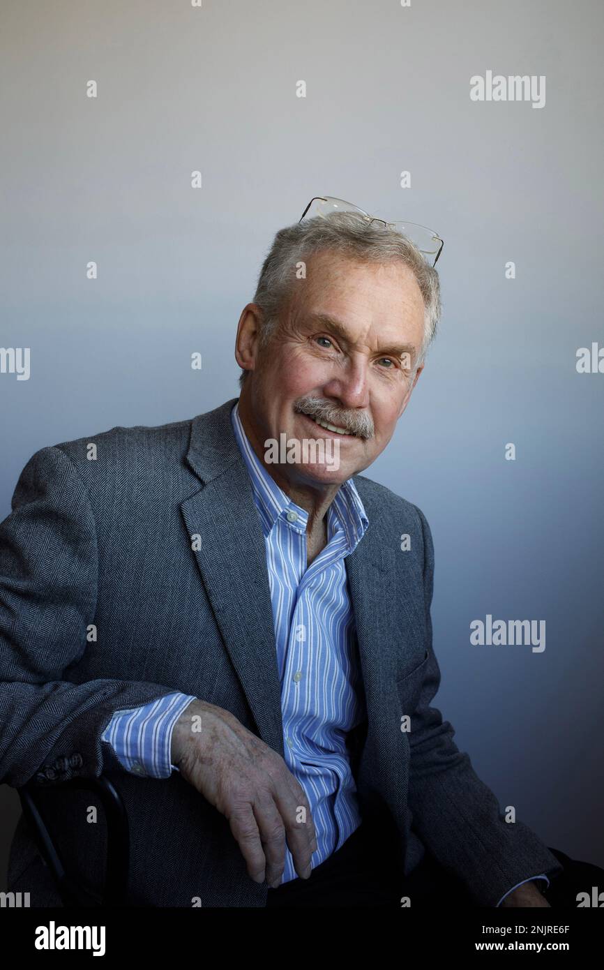 David quammen hi-res stock photography and images - Alamy