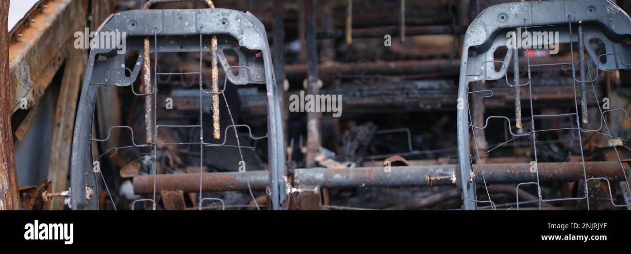 Burnt rusty car after fire or accident Stock Photo - Alamy