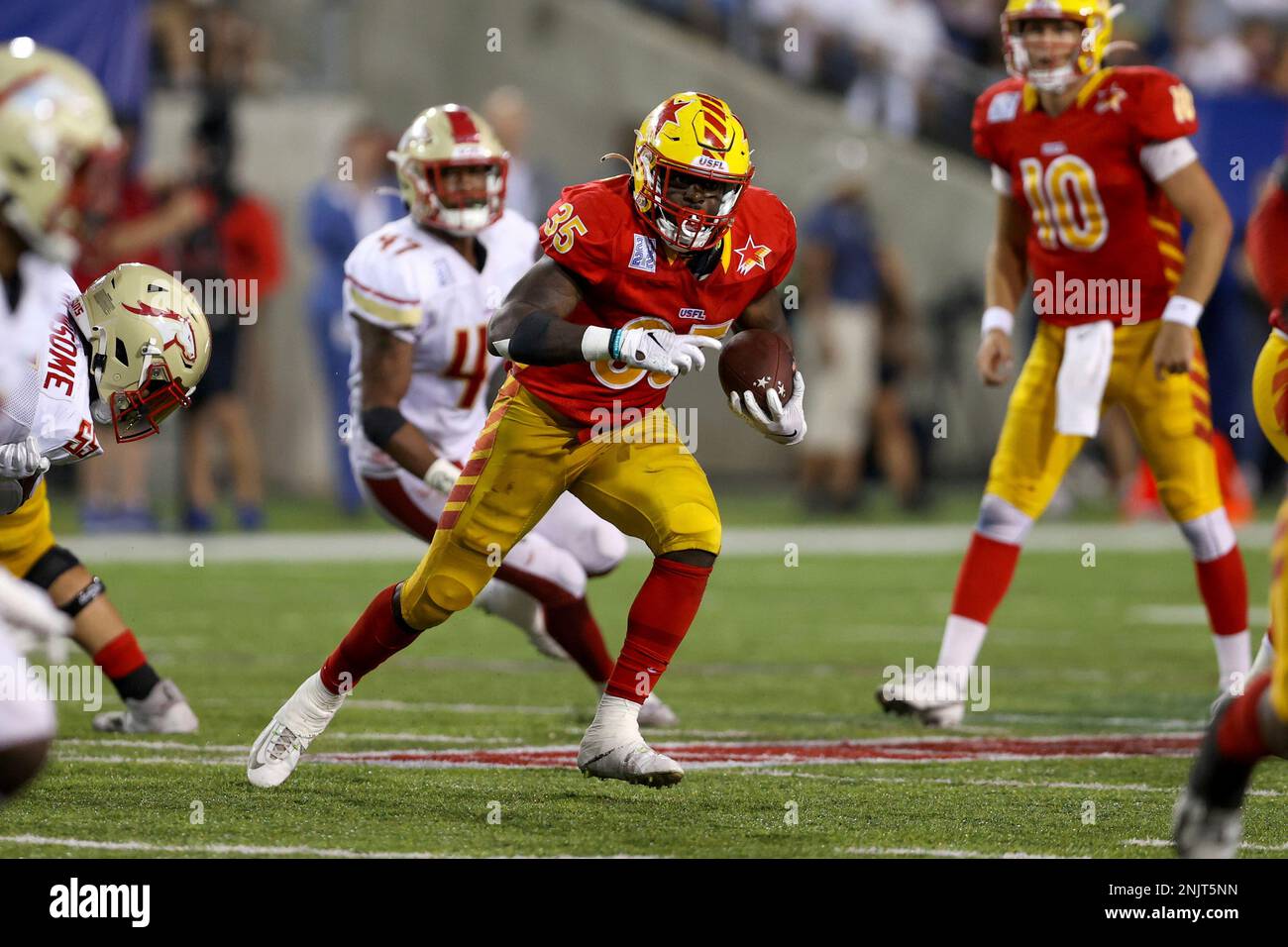 CANTON, OH - JULY 03: Philadelphia Stars running back Dexter Williams ...