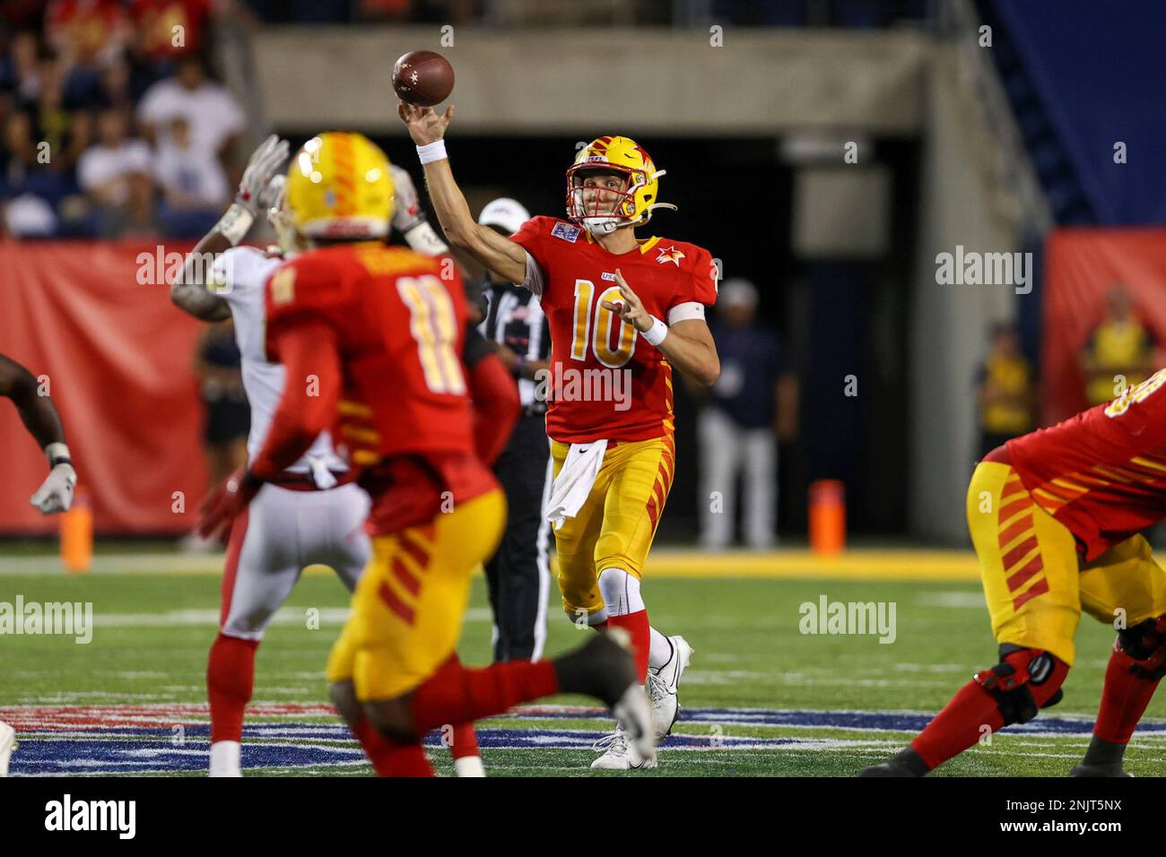 CANTON, OH - JULY 03: Philadelphia Stars quarterback Case Cookus (10 ...