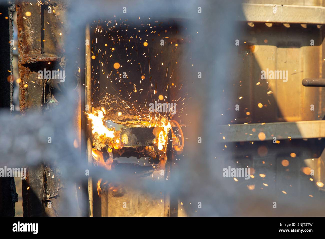 U.S. Marines and airmen attached to the Method of Entry School, Weapons ...