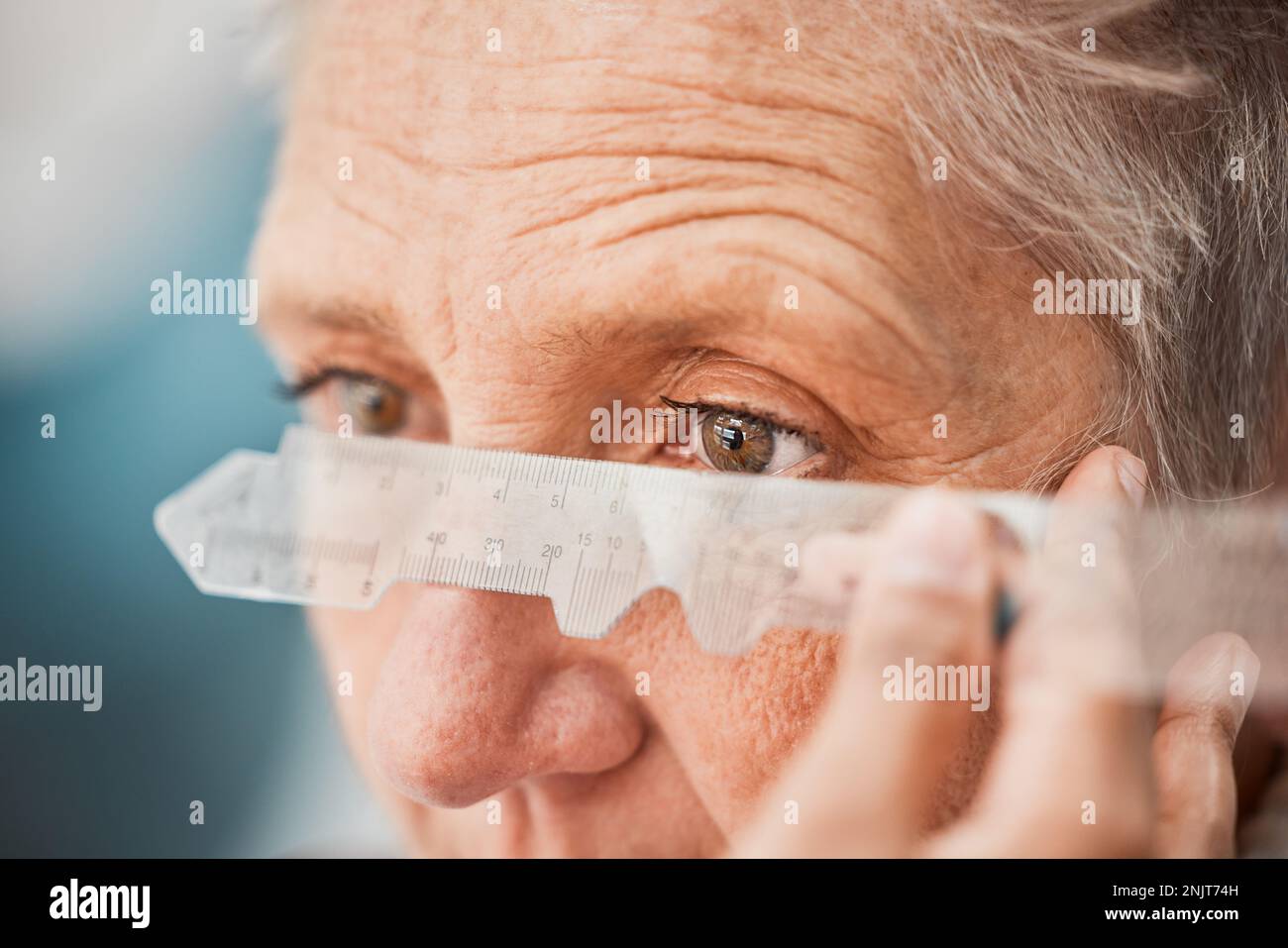 Nurse elderly blind woman hi-res stock photography and images - Alamy