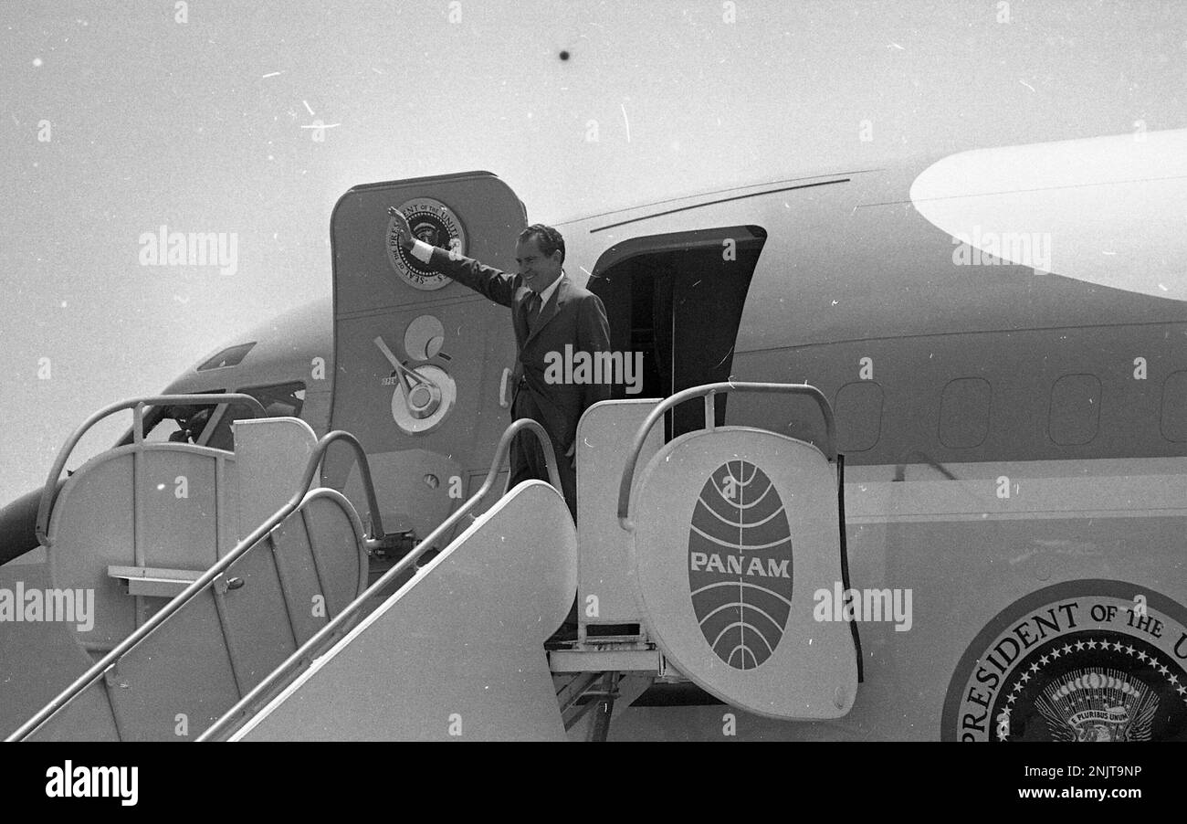 President Richard Nixon visits San Francisco and stays at the St ...