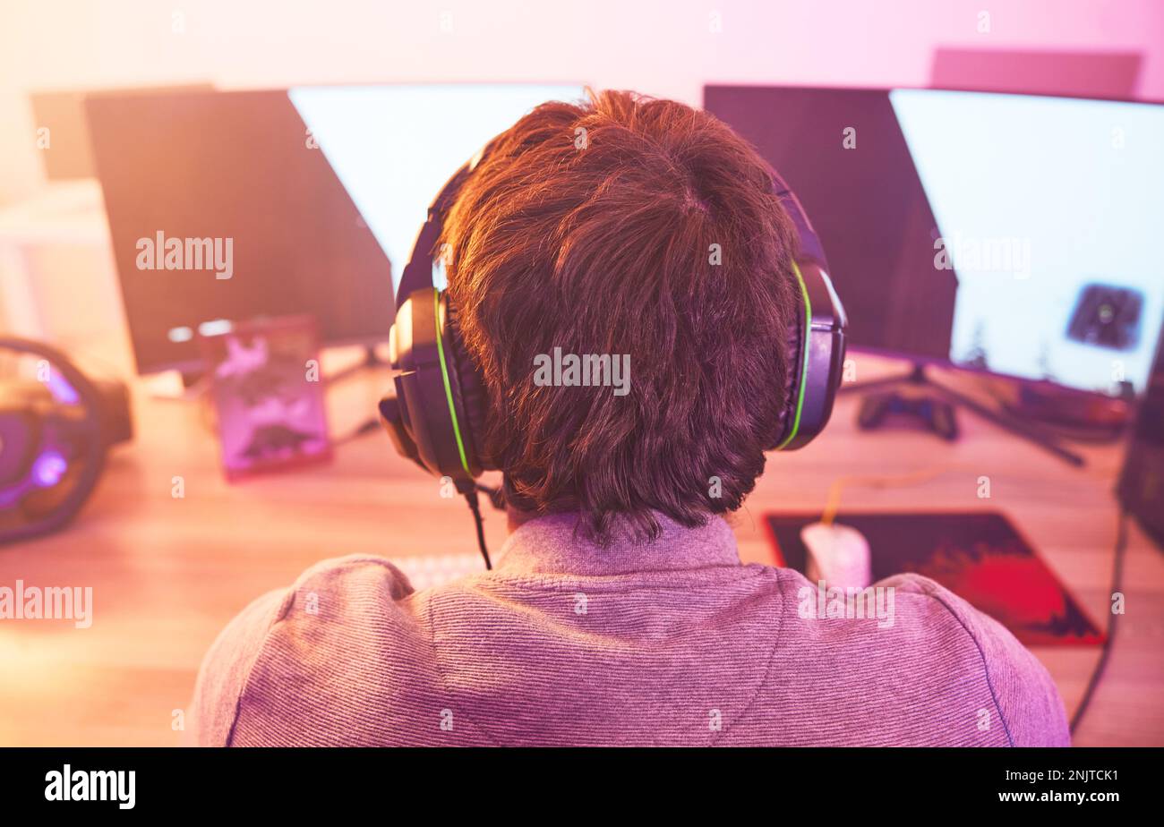 Virtual streamer hi-res stock photography and images - Alamy