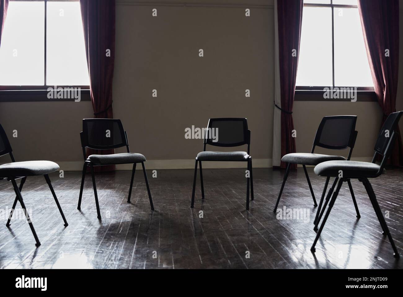 Empty counseling room chair hi-res stock photography and images - Alamy