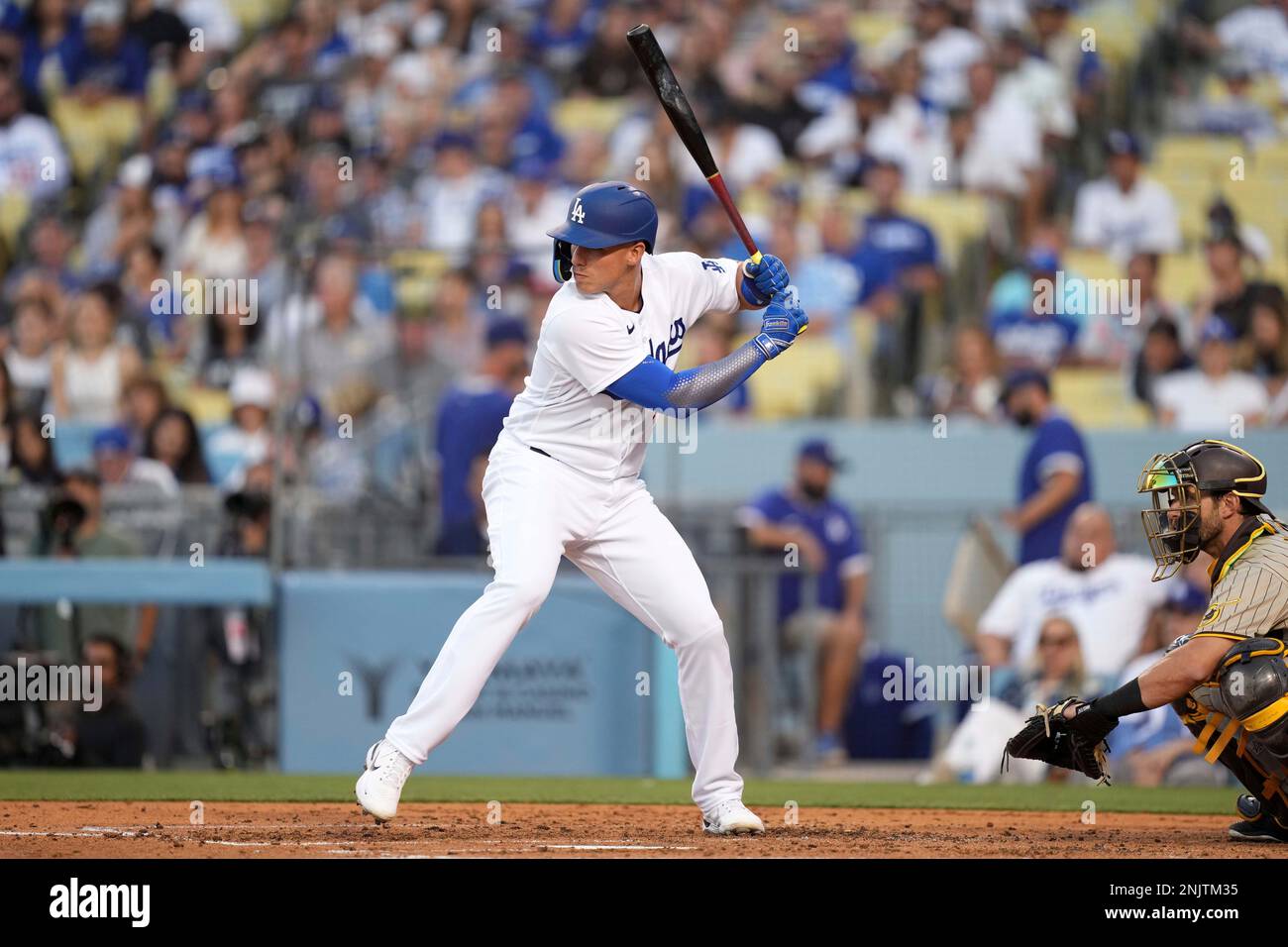 Los Angeles Dodgers third baseman Jake Lamb (18) bats against the San ...