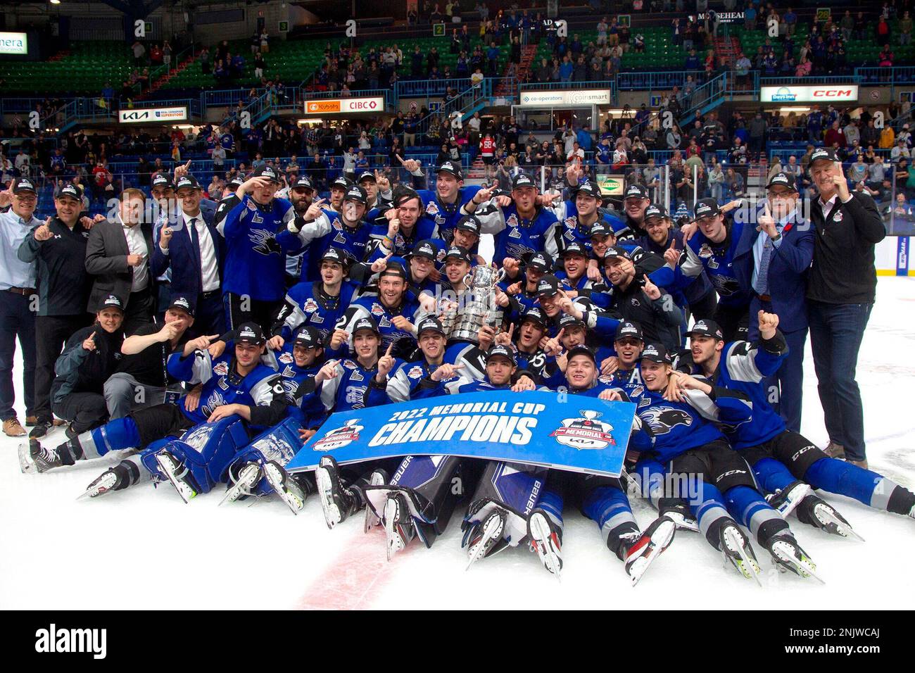The Saint John Sea Dogs pose for a team photo after defeating the ...