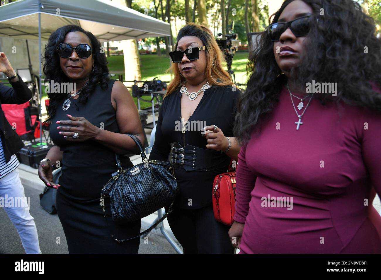 Photo by: NDZ/STAR MAX/IPx 2022 6/29/22 Lisa Kelly and Cassandra Kelly ...