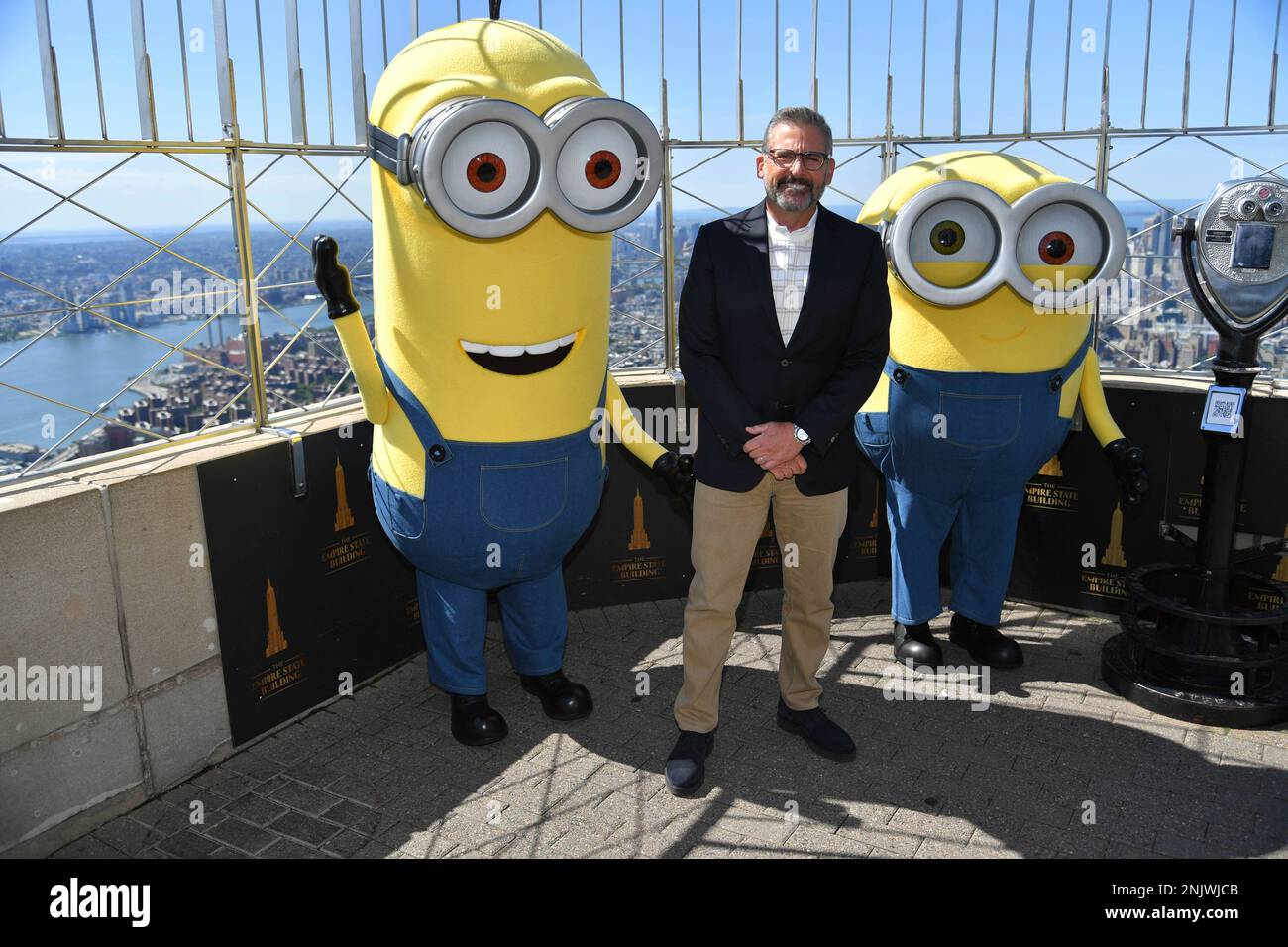 Photo by: NDZ/STAR MAX/IPx 2022 6/28/22 Steve Carell and two Minions ...