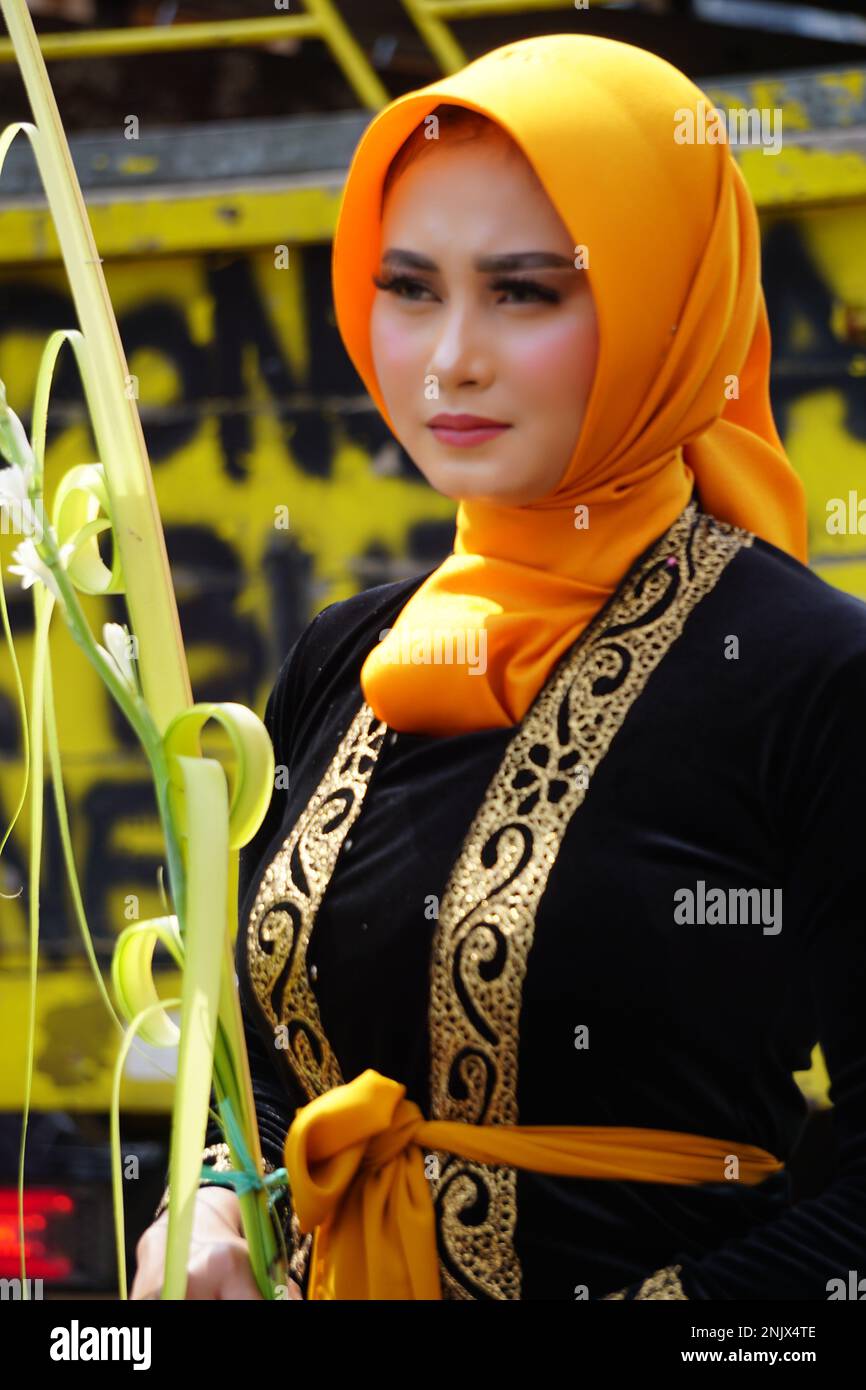 Tumpeng ketupat hi-res stock photography and images - Alamy