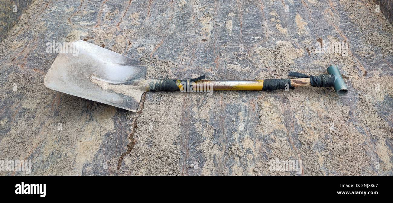 This shovel is used to lift the sand or lower the sand on the pick up ...