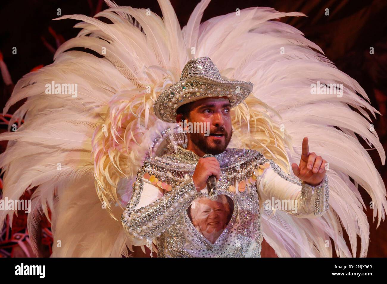 With a photo of the poet Thiago de Mello, who died in January of this ...