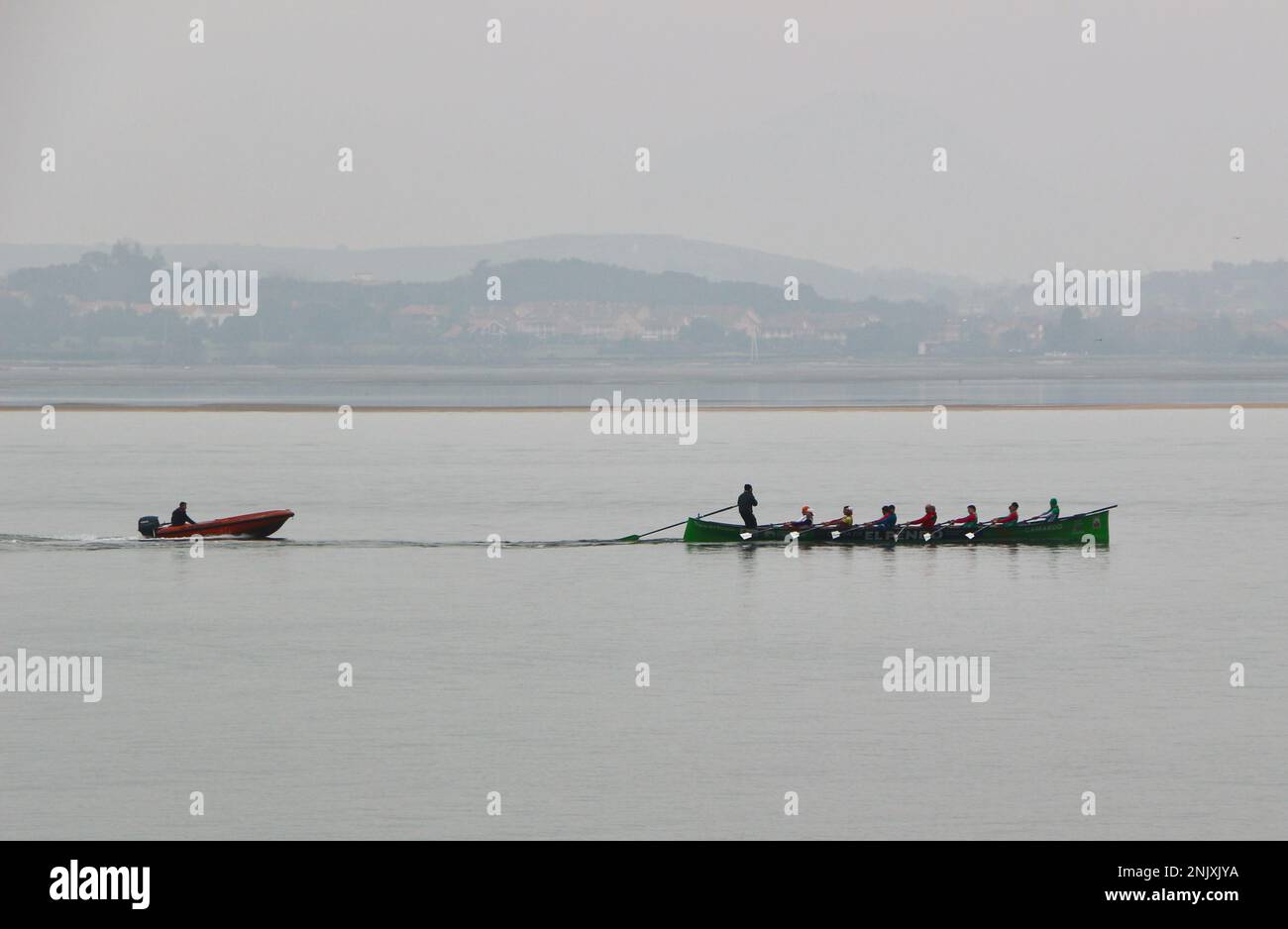 Trainera rowing hi-res stock photography and images - Alamy