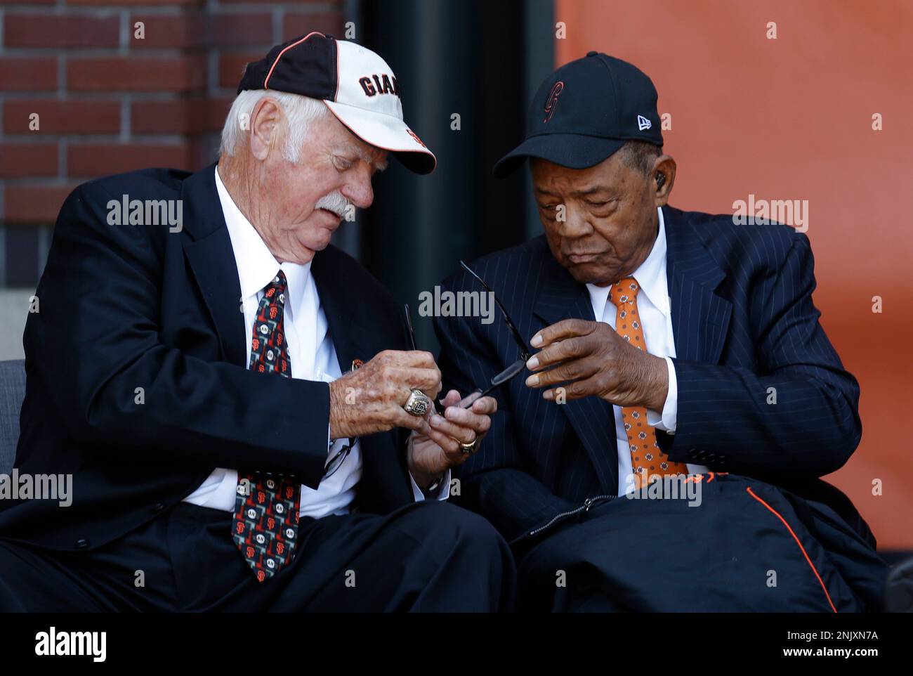 Gaylord Perry is joined by Willie Mays as the San Francisco Giants get ...