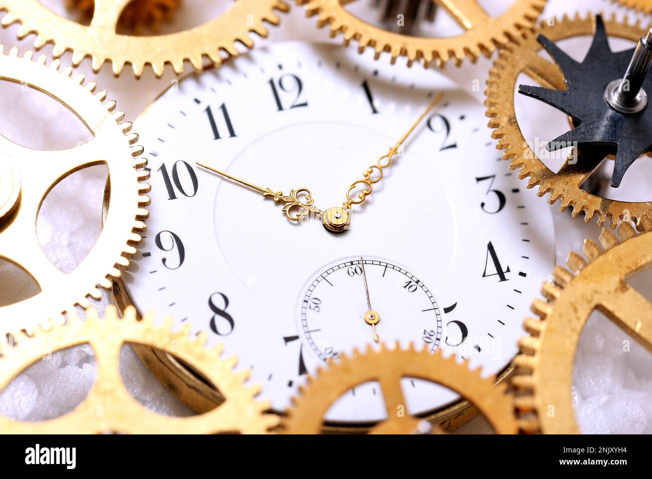 Clocks clockwork cogwheel hi-res stock photography and images - Alamy