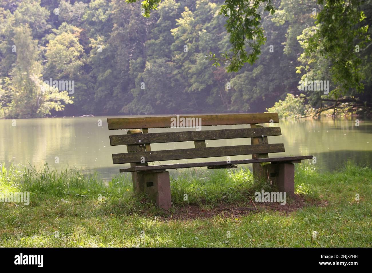 Benches parks hi-res stock photography and images - Alamy