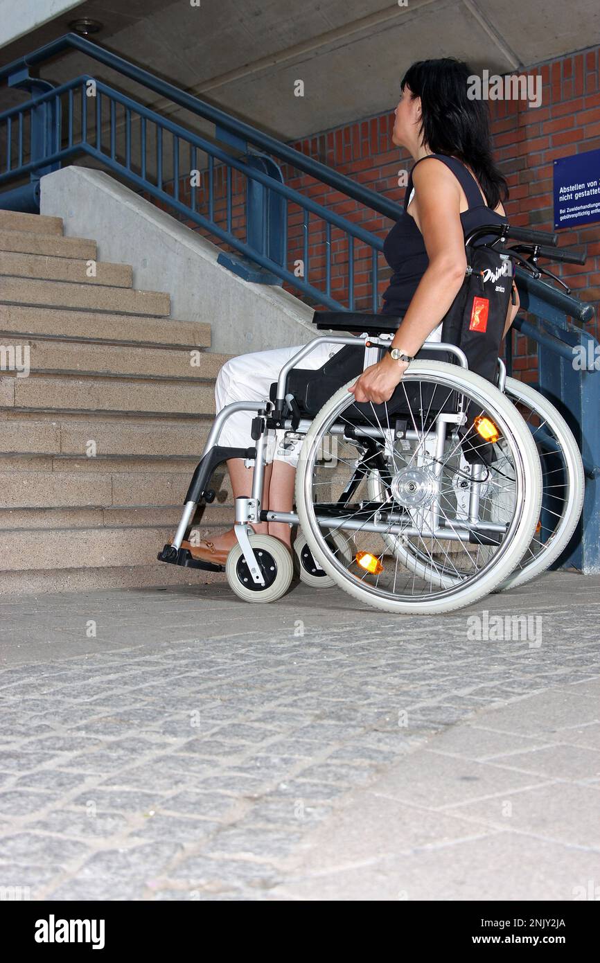 Woman train station barrier hi-res stock photography and images - Alamy