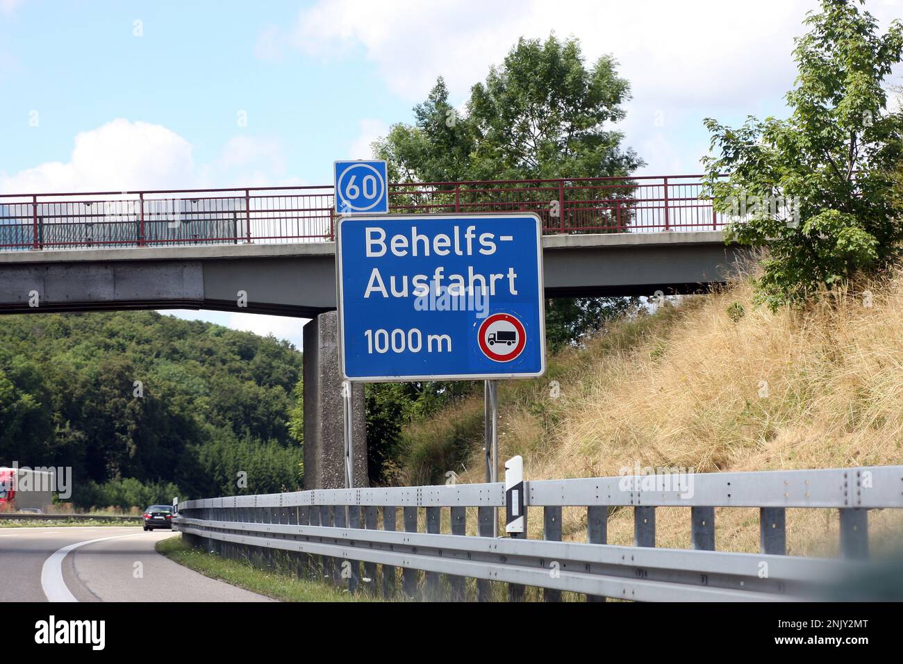 Temporary road signage hi-res stock photography and images - Alamy
