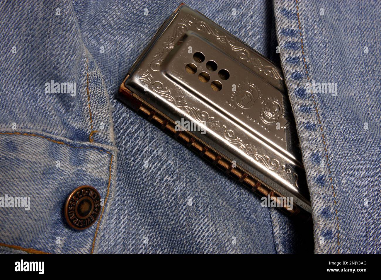 Harmonicas hi-res stock photography and images - Alamy