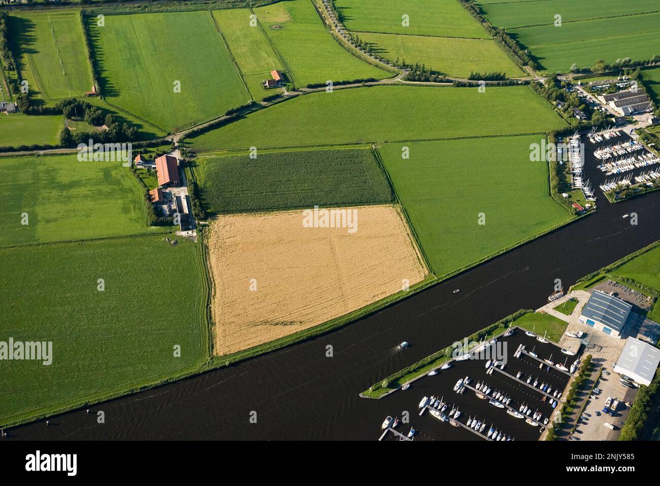 Luchtfoto van haven; Aerial photo of dock Stock Photo - Alamy