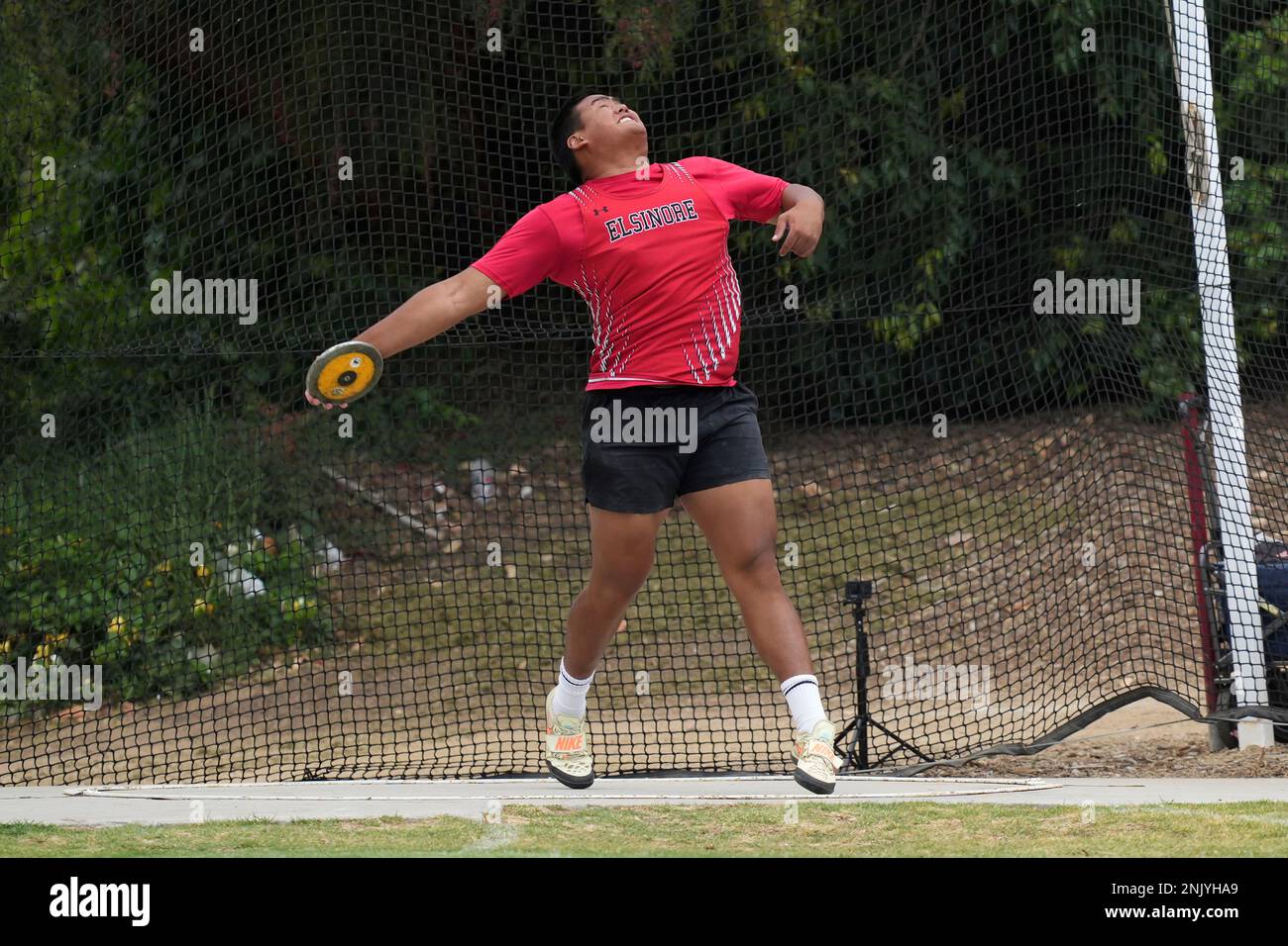 Matthew Hodges of Elsinore places 10th in the discus at 164-9 during ...