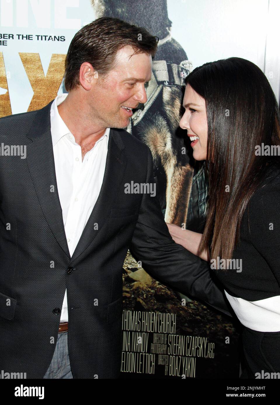 Photo by: RE/Westcom/STAR MAX/IPx 2022 6/17/22 Lauren Graham and Peter Krause split after more ...
