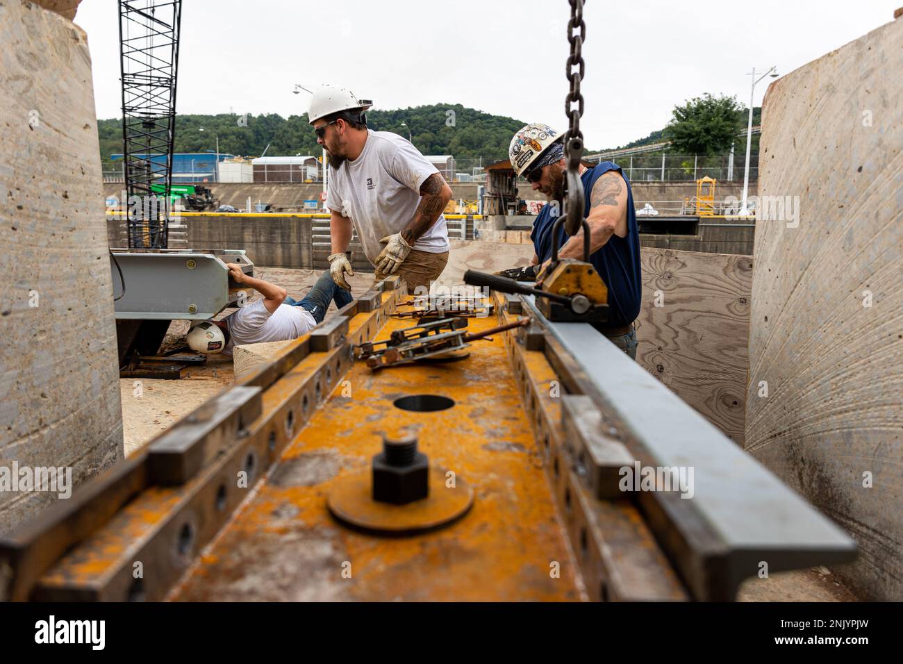 A mechanic crew with the U.S. Army Corps of Engineers Medium Capacity ...
