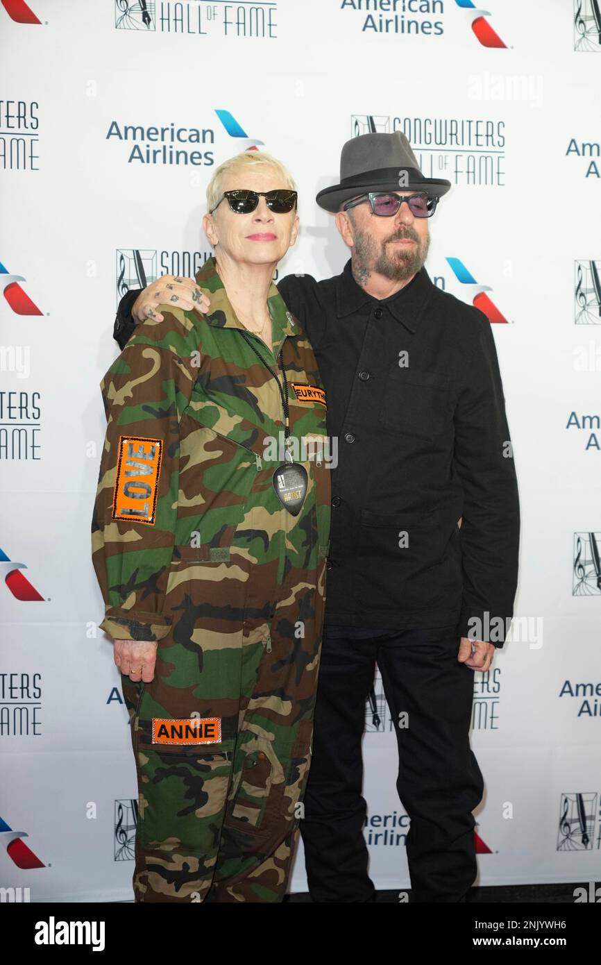 Photo by: John Nacion/STAR MAX/IPx 2022 6/16/22 Annie Lennox (L) and ...