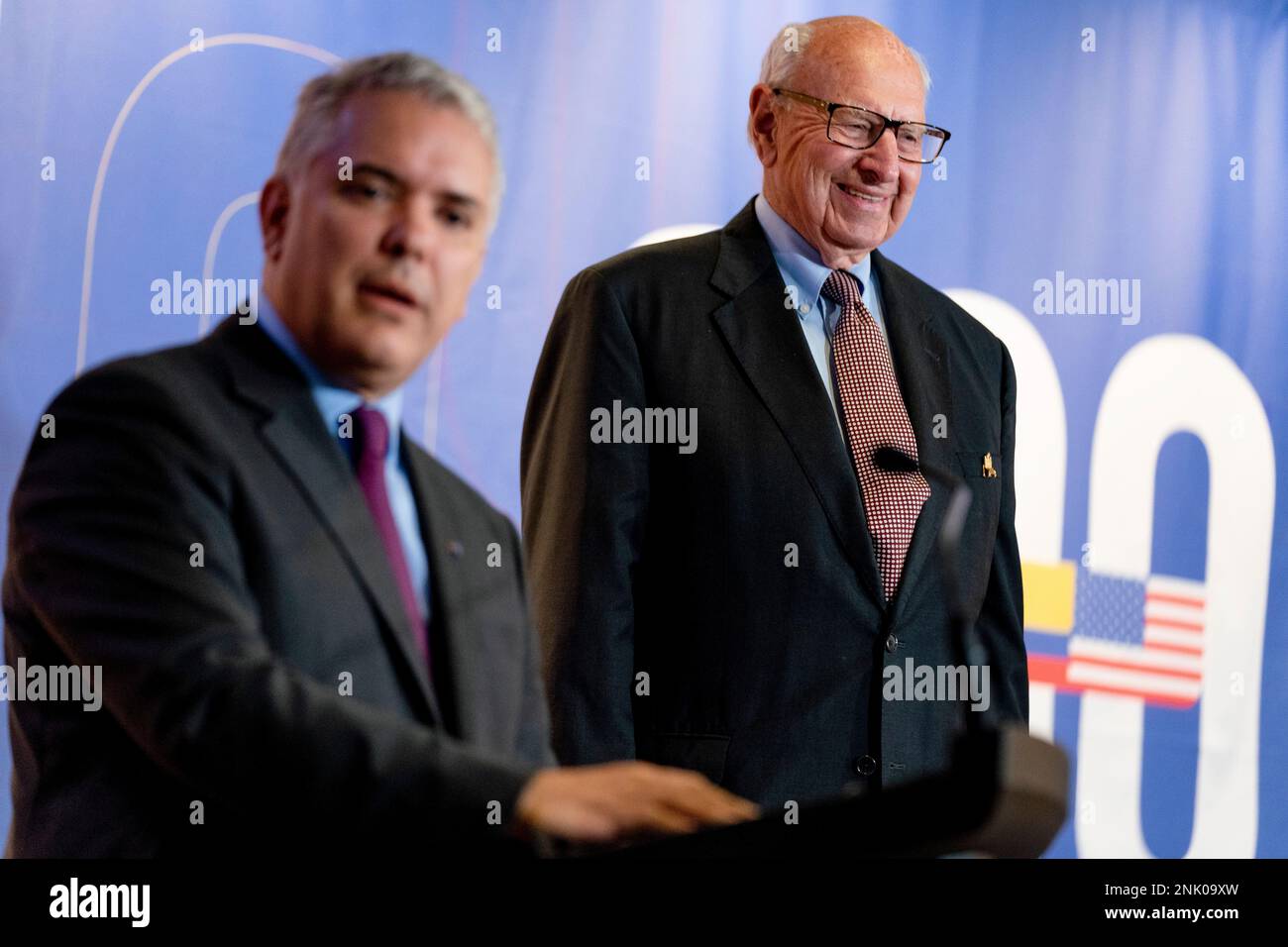 Former Ambassador Thomas Pickering stands on stage as Colombian ...