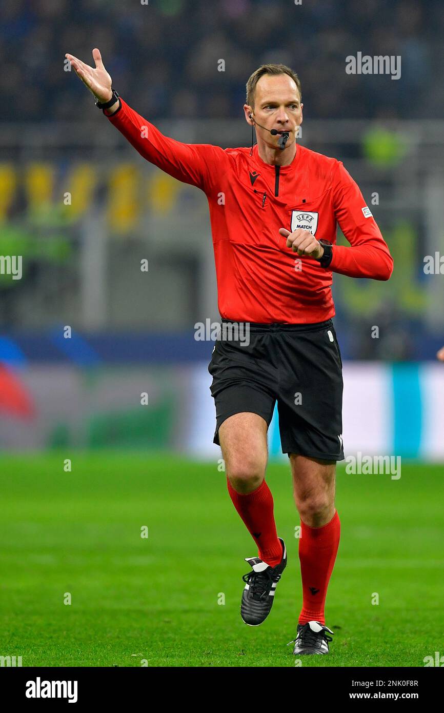 Milano, Italy. 22nd Feb, 2023. Referee Srdjan Jovanovic seen during the ...