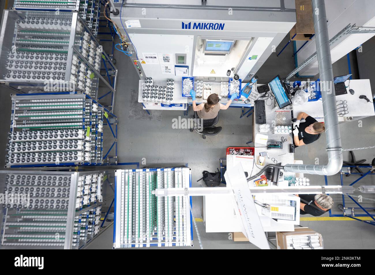 Employees of the battery cell manufacturer Skeleton Technologies GmbH ...