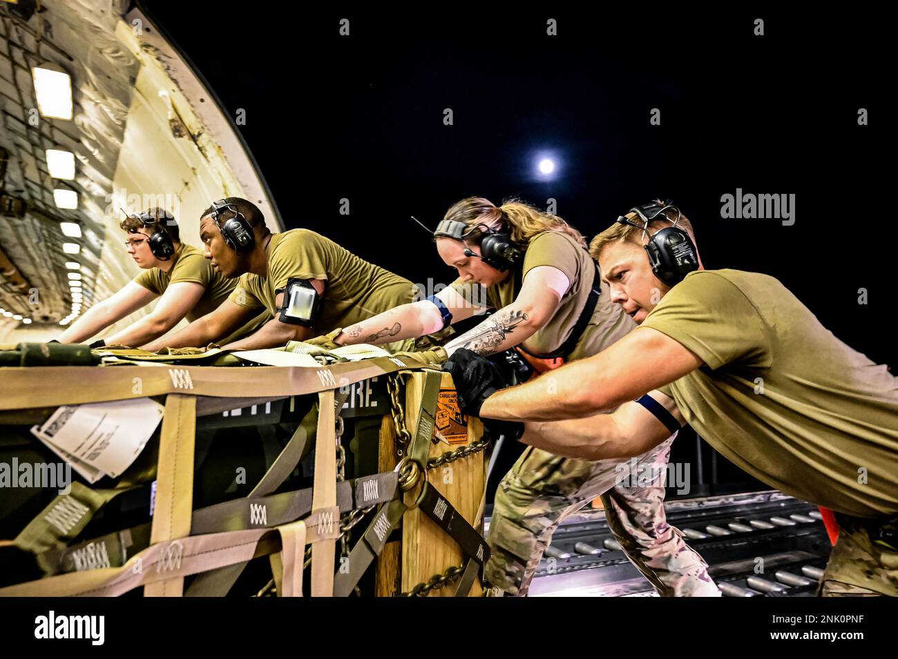 305th aerial port squadron hi-res stock photography and images - Alamy