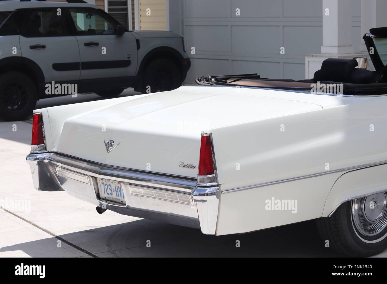 Cadillac antique automobiles automobile hi-res stock photography and ...