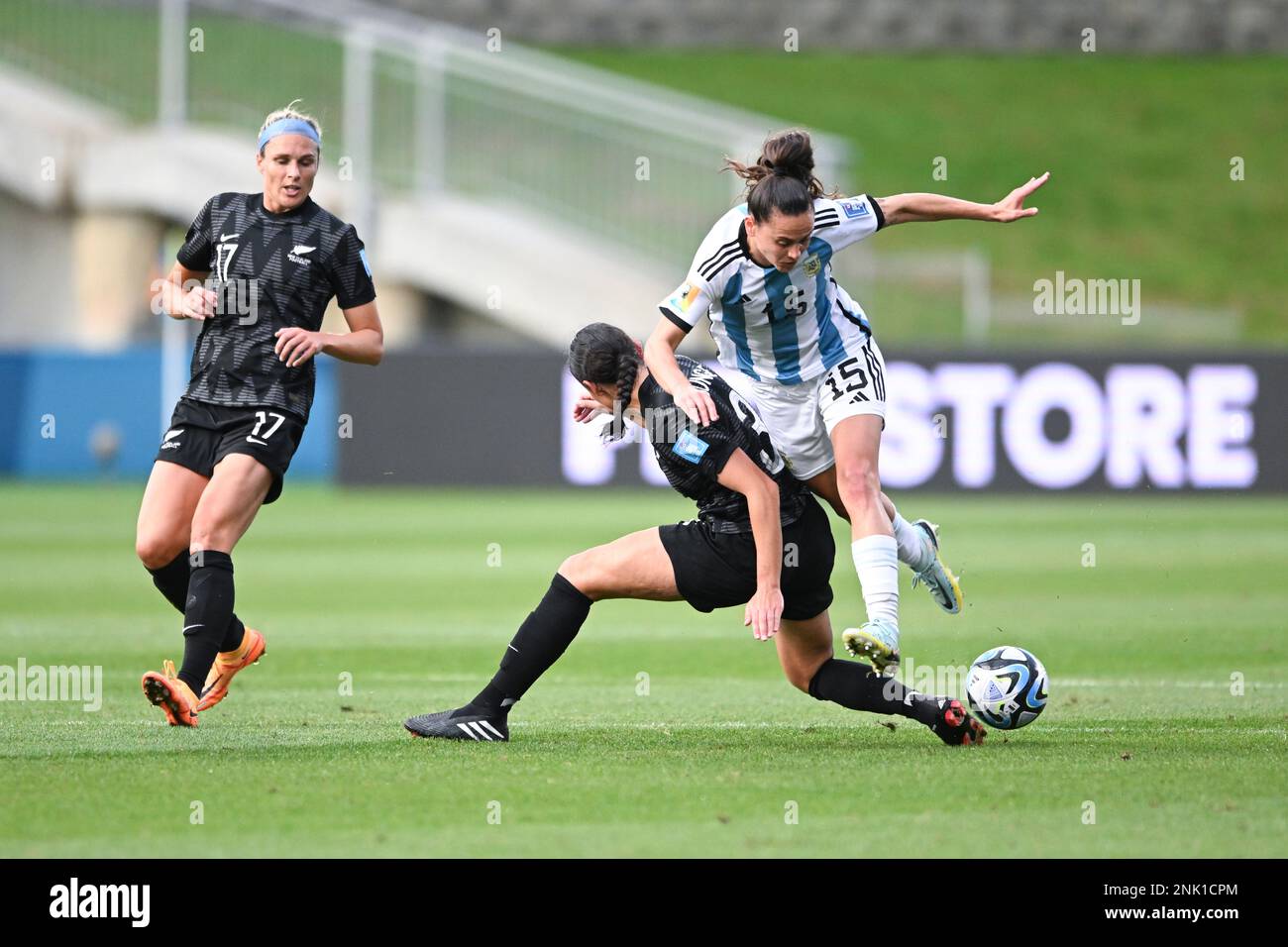 Auckland, New Zealand. 23rd Feb, 2023. Hannah Wilkinson (L) of New ...