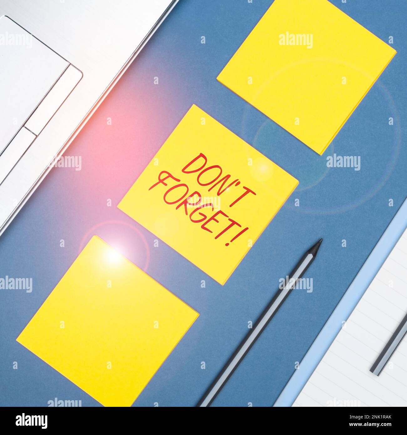 Sign displaying Don'T Forget. Internet Concept asking someone to keep ...