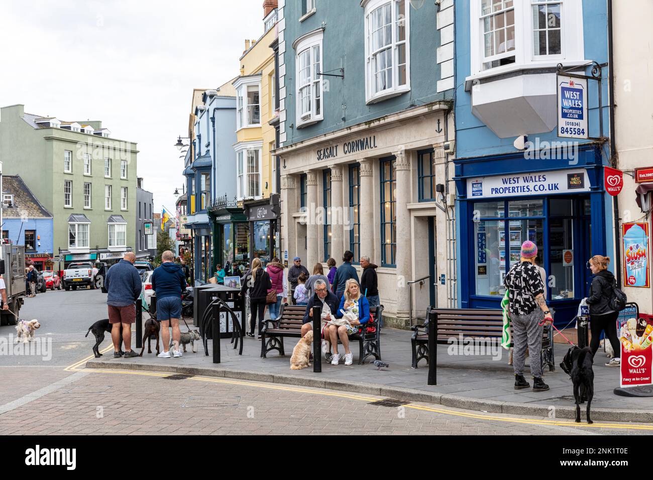 Tenby town centre, Tenby shops, Tenby shopping, town, towns, Wales ...