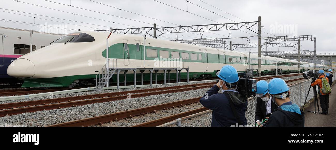 JR East opens the original green- tinted colored Shinkansen bullet ...